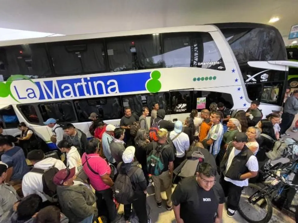 Comenzaron los viajes de trabajadores frutícolas desde Concordia hacia ...